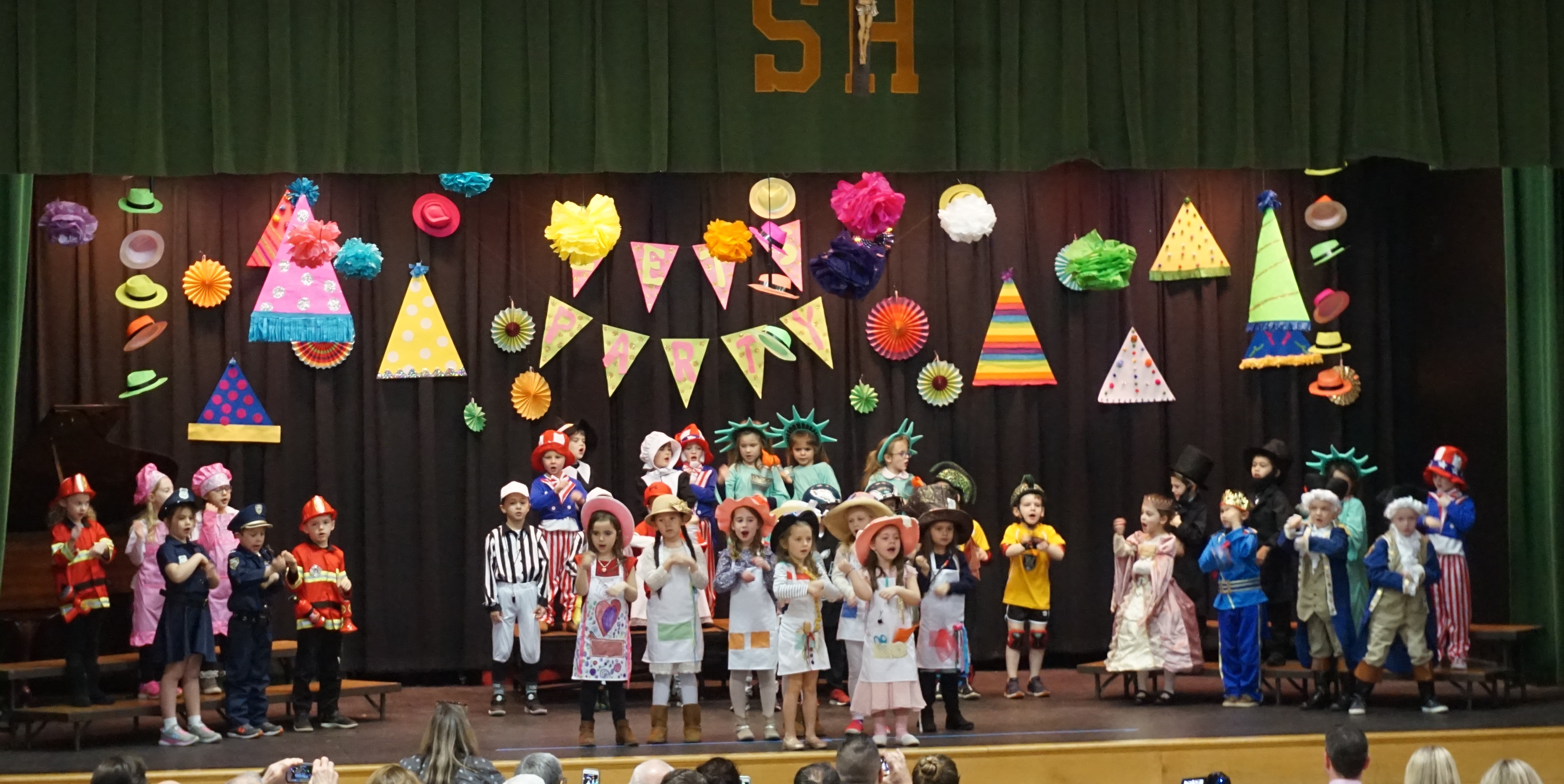 Kindergarten play – Saint Helena School